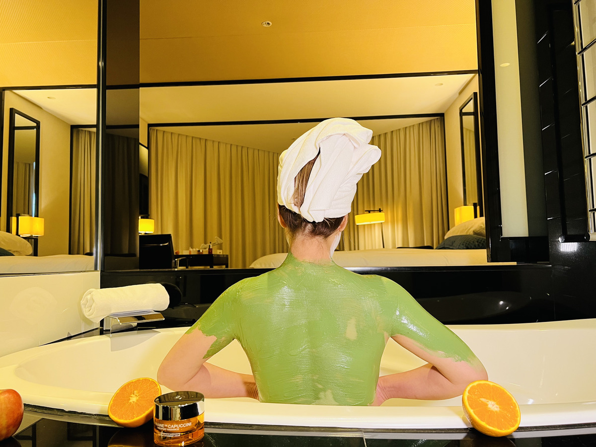Deep Cleansing Back Treatment - Lotus Charm Beauty
